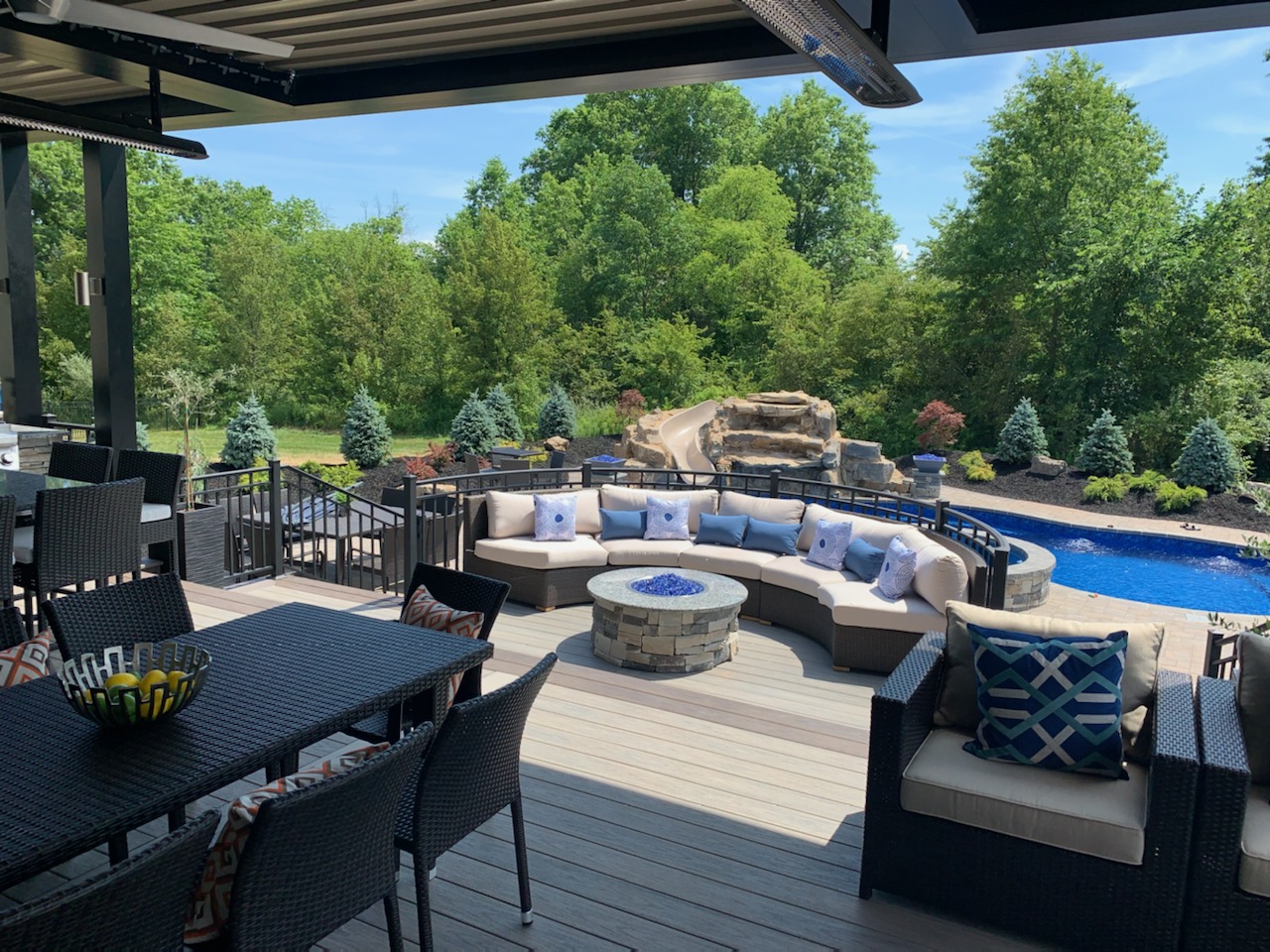 Backyard Resorts | Custom Decks & Outdoor Living Experts